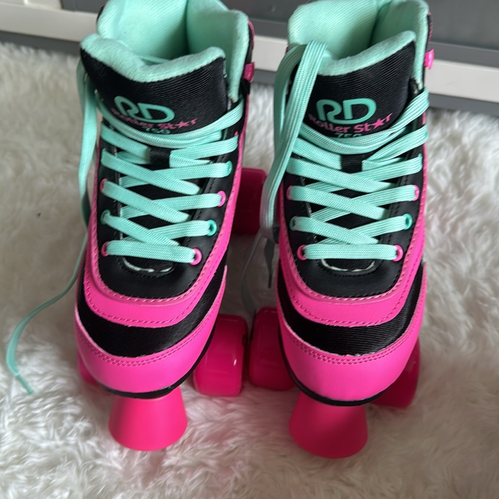 Roller Derby Pink And Mint Roller Skates - Gem